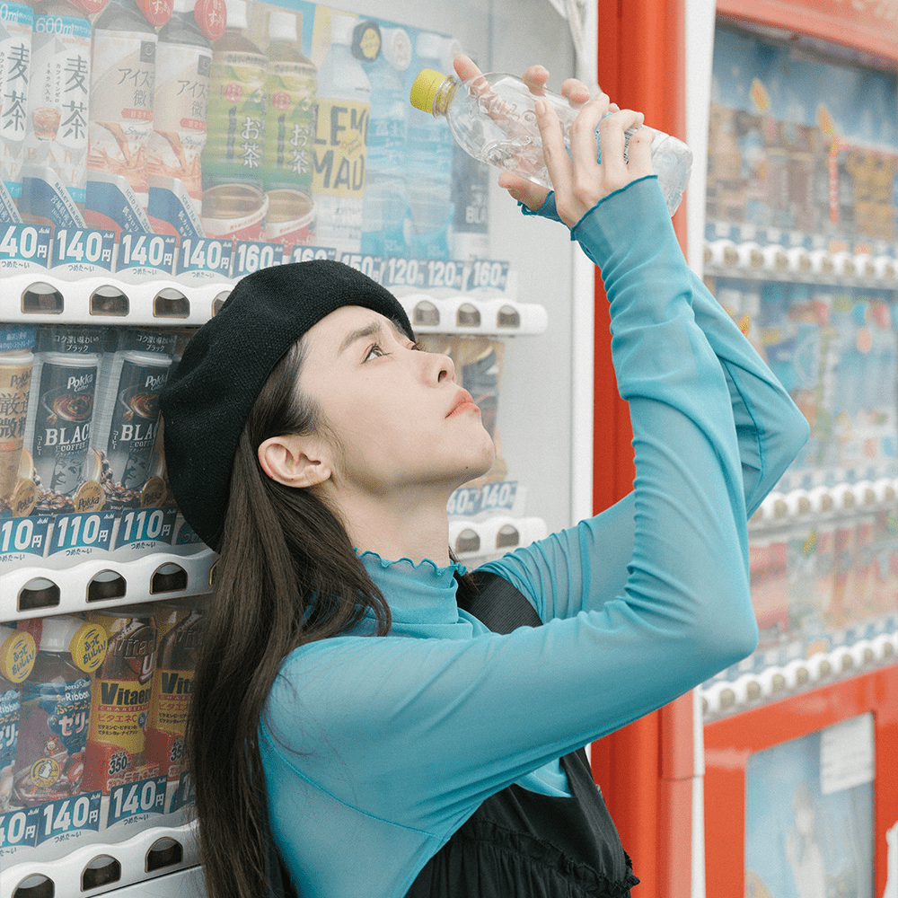 QUEENSHOP 全館 $101-100 / 糖果色木耳邊內搭上衣$130 / 附Bra小可愛 $71 - 伊漾 (@eevee_) | Dcard