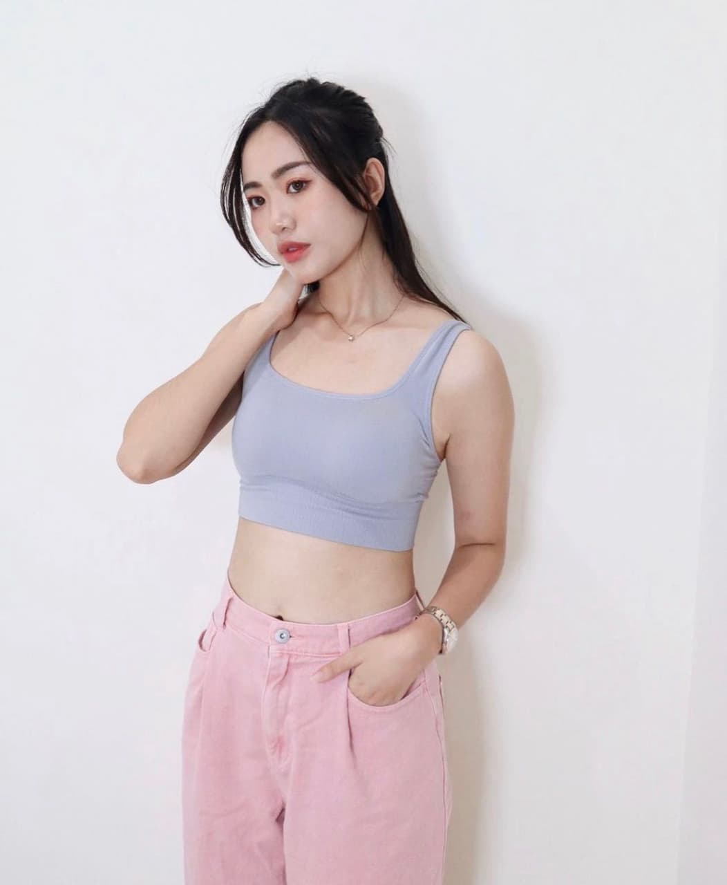 #削肩背心款 VS 會呼吸的Bratop 你會選擇哪一款！ feat. Easy Shop - 口天小姐 (@cotin_makeup) | Dcard