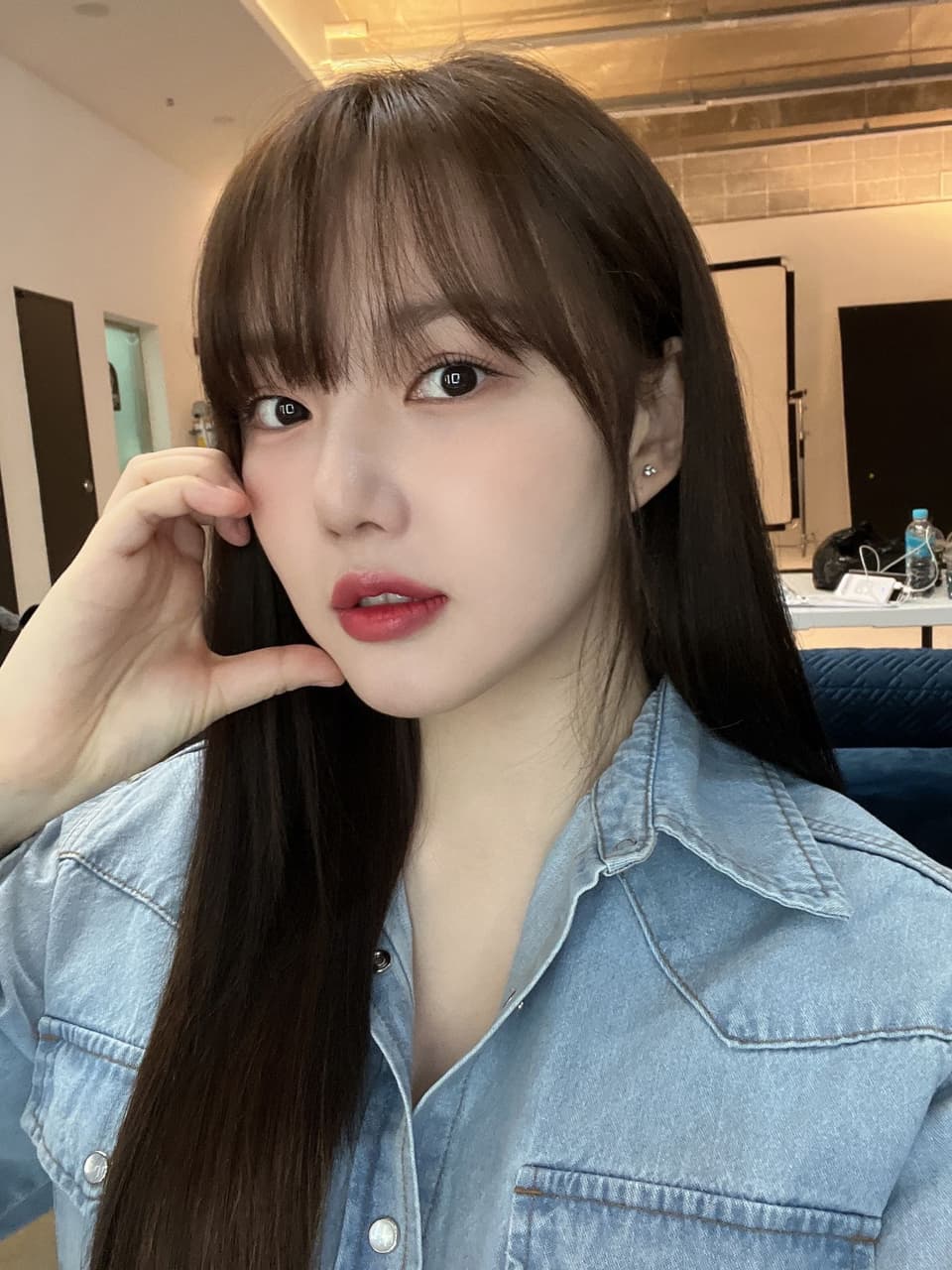 #更新 230503 Yerin 官咖 簡歷花絮自拍 更新 - GFRIEND板 | Dcard