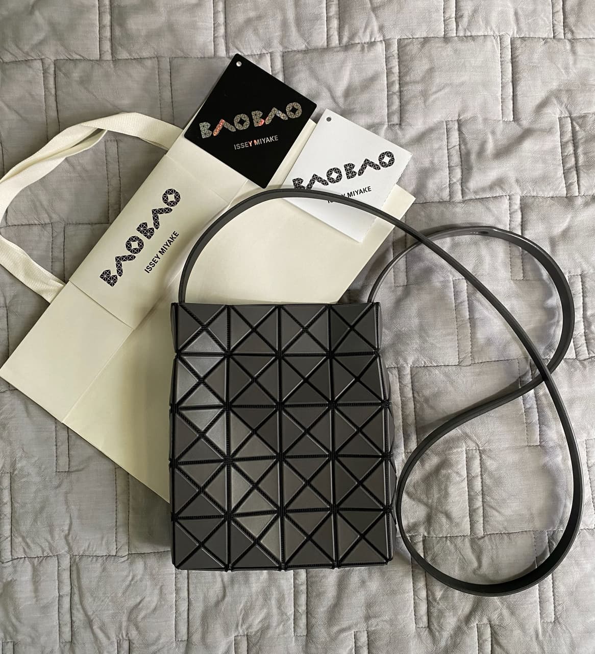 #我要賣 三宅一生BAOBAO 7x7、小方盒 - 二手交易板 | Dcard