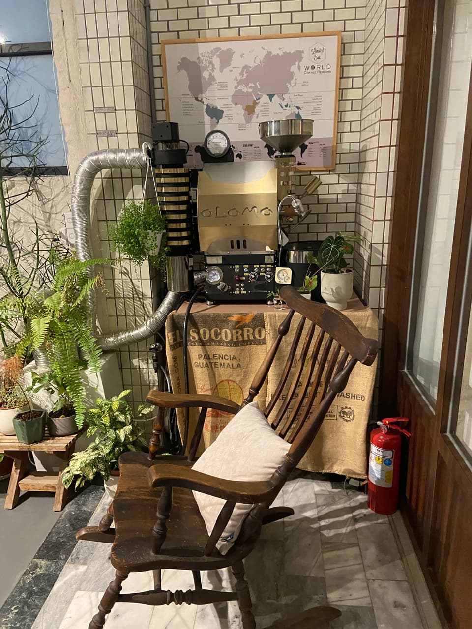 高雄深夜咖啡店｜留白BlankCafeLife - 塑膠是吃貨 (@e0401) | Dcard