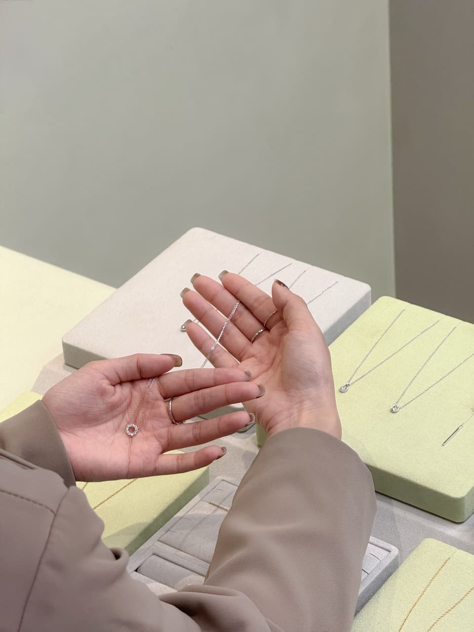 vacanza進化了！試戴全新輕珠寶品牌💎 - 嚕比 Ruby (@ruby__ii) | Dcard