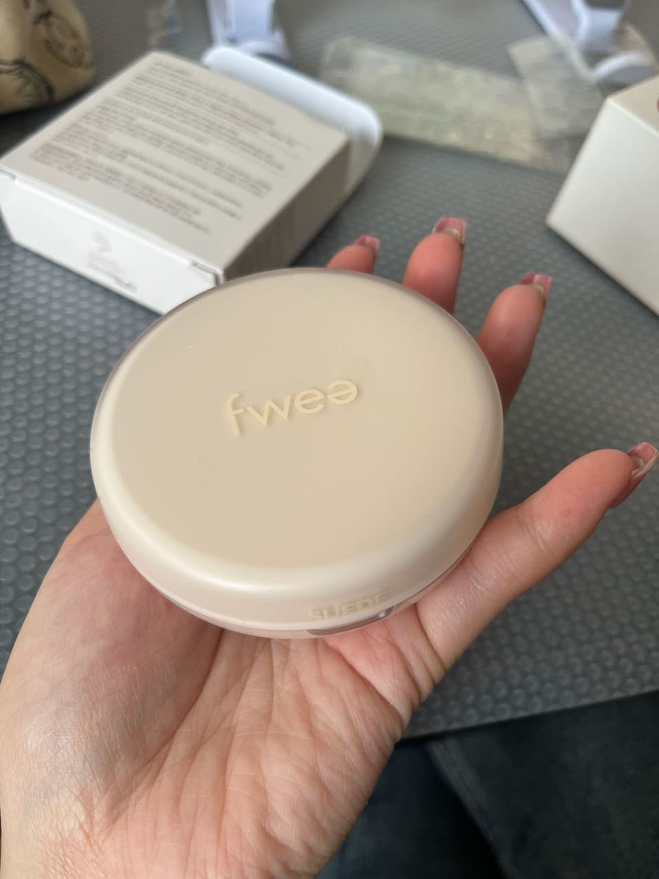 FWee 霧面氣墊粉餅心得 - 美妝板 | Dcard