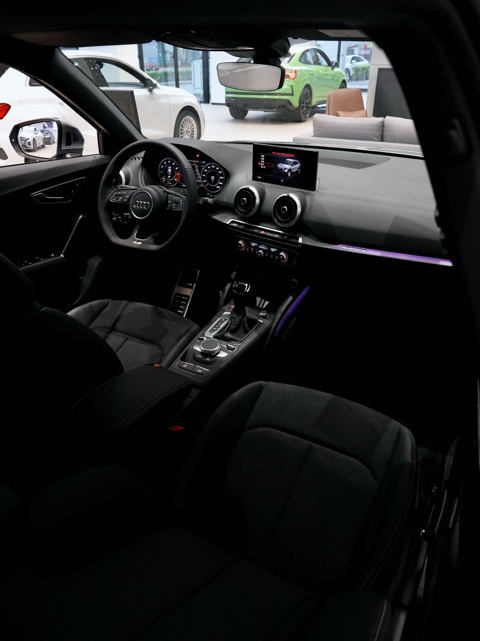 年輕人首選！ 性能小鋼炮 CUV —— Audi SQ2｜實車分享 - 汽車板 | Dcard