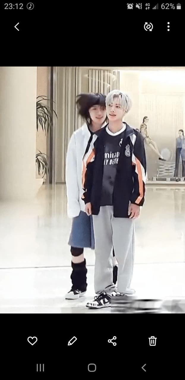 #詢問 是哪個花絮的片段嗎？ - TOMORROW X TOGETHER板 | Dcard