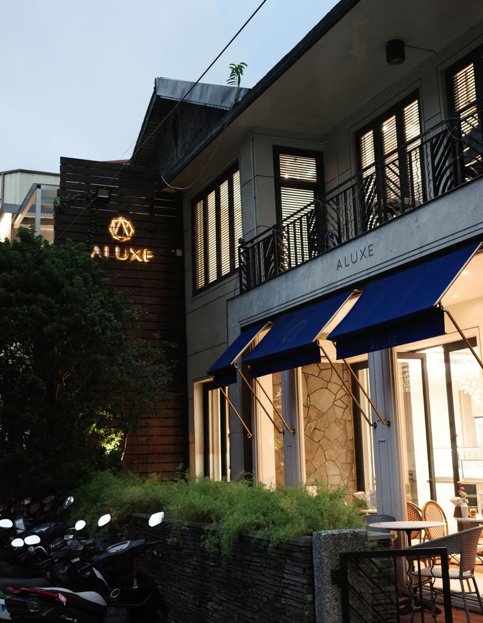 不論是什麼樣貌的愛情，都能夠勇敢示愛🌈ALUXE亞立詩婚戒 - 結婚板 | Dcard