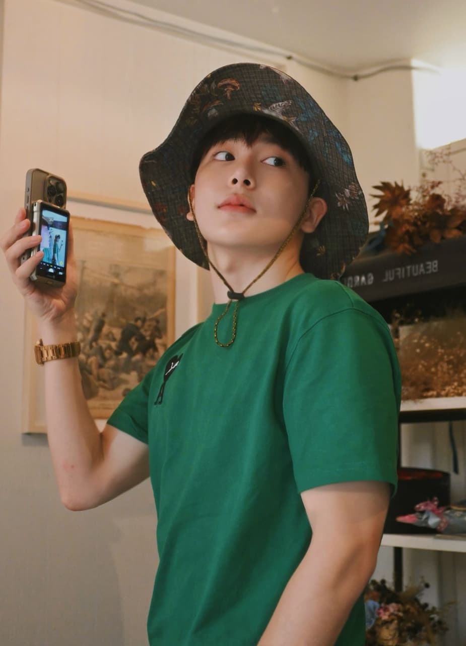 後置鏡頭拍照從此不求人！ - 查理QQ _穿香水 (@charlie_qq) | Dcard