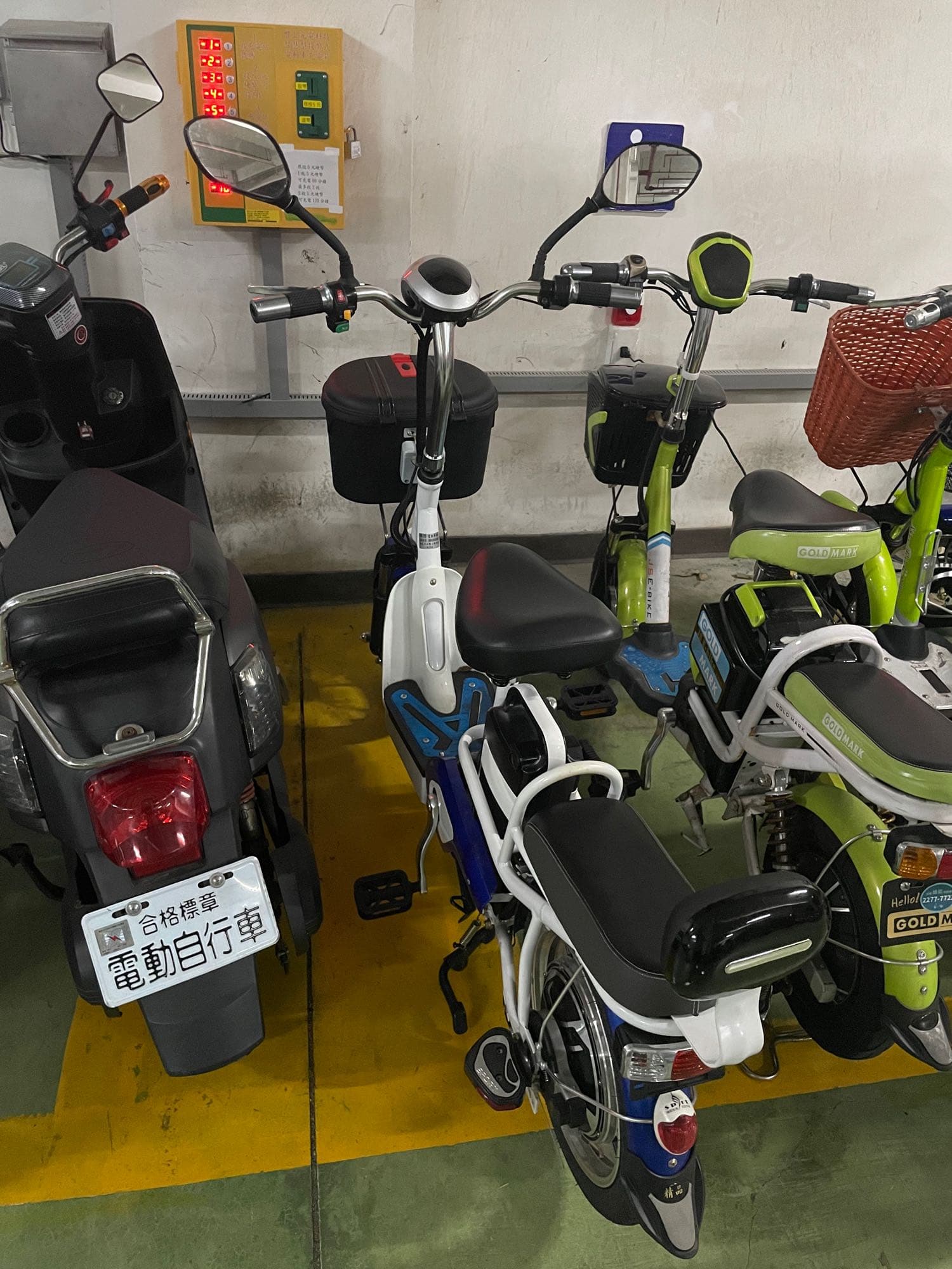 宿舍充電區 - 中正大學板 | Dcard