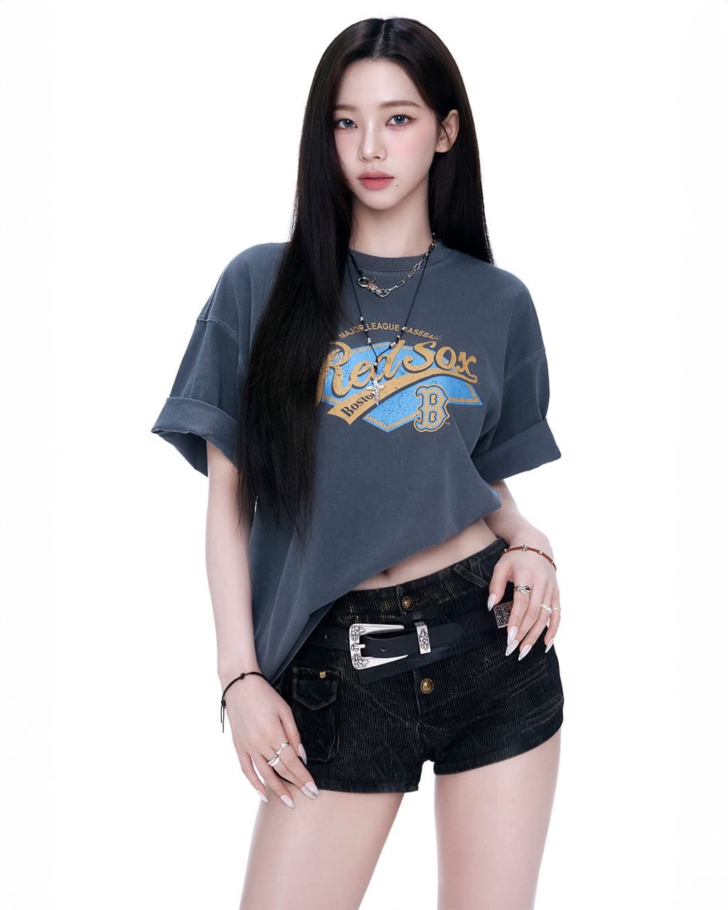 MLB KOREA正式宣布Karina成為新任品牌代言人 復古街頭風超適合卡寶！ 人美衣服也美 而且包包其實蠻好看的欸…有燒到🔥 但官網販售一個要3000多元… 我還是拿去買小卡好ㄌ - 🧡 ...