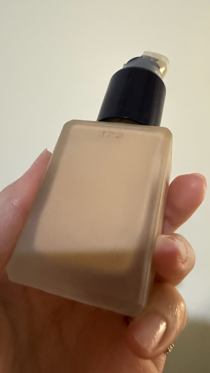 #我要賣 (已售出)雅詩蘭黛粉持久粉底液1W1 - 二手交易板 | Dcard