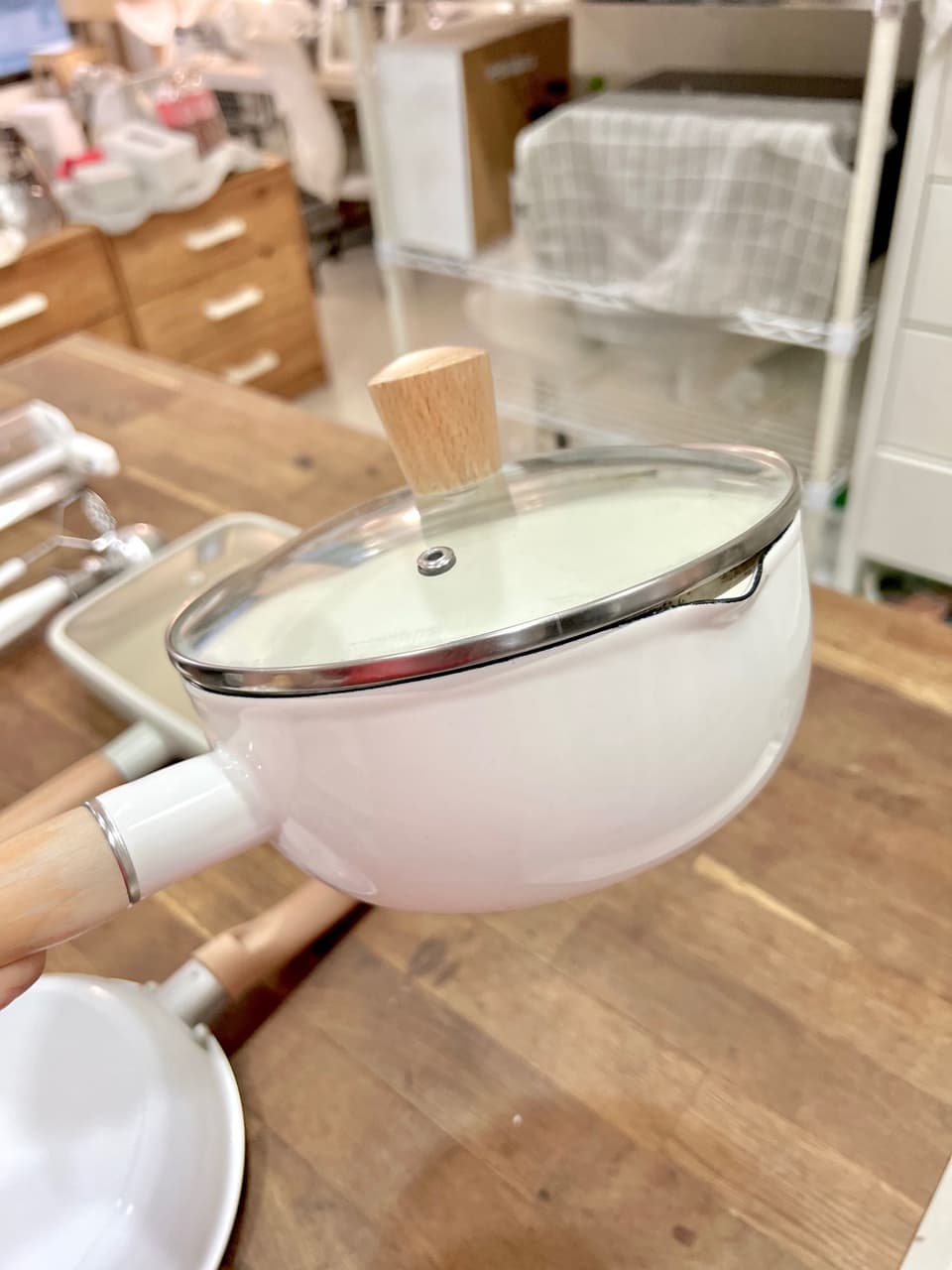 白色好物分享part 2 （外出用品、廚房用品，圖多） - 龍豬毛毛🤍 (@dpccsh) | Dcard