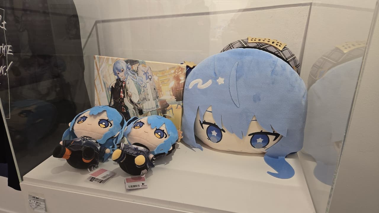 #情報 hololive 0期生🌸☄️🐻🤖🎵 ️ 韓國「V-SQUARE」合作快閃店 10/30～12/08 - さくらみこのみこぴー (@sakuramiko35p) | Dcard
