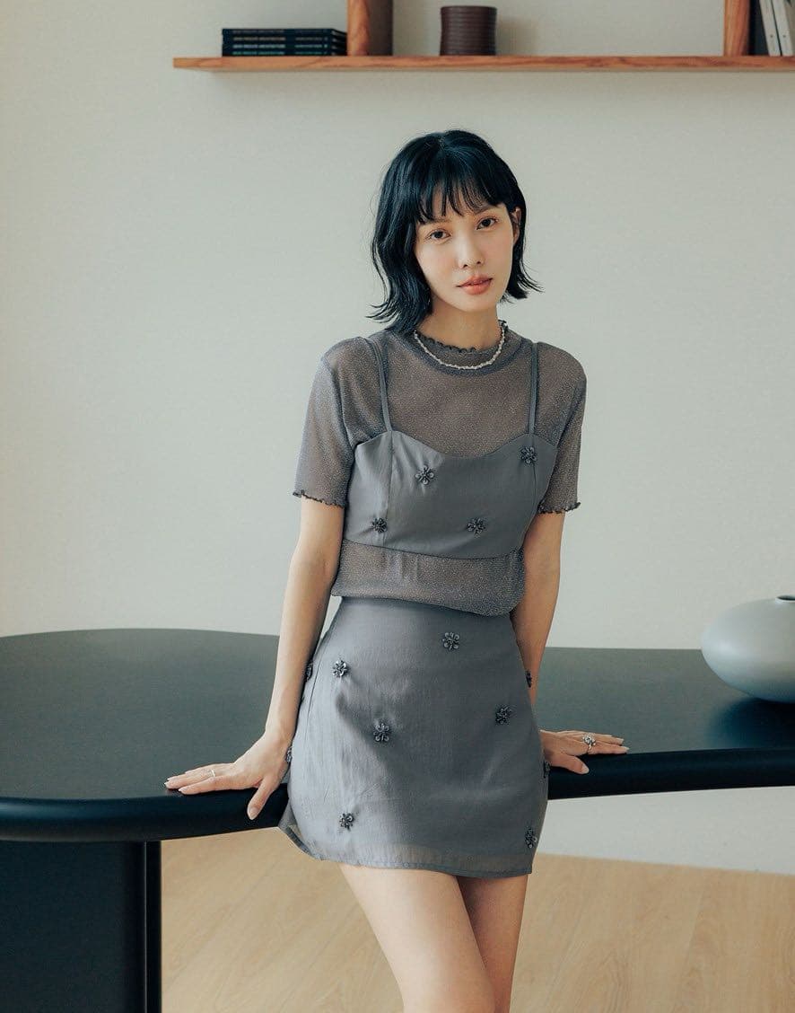 #我要賣 （售出）MEIER.Q 新品小花釘珠套裝 背心S 裙子M - 二手交易板 | Dcard