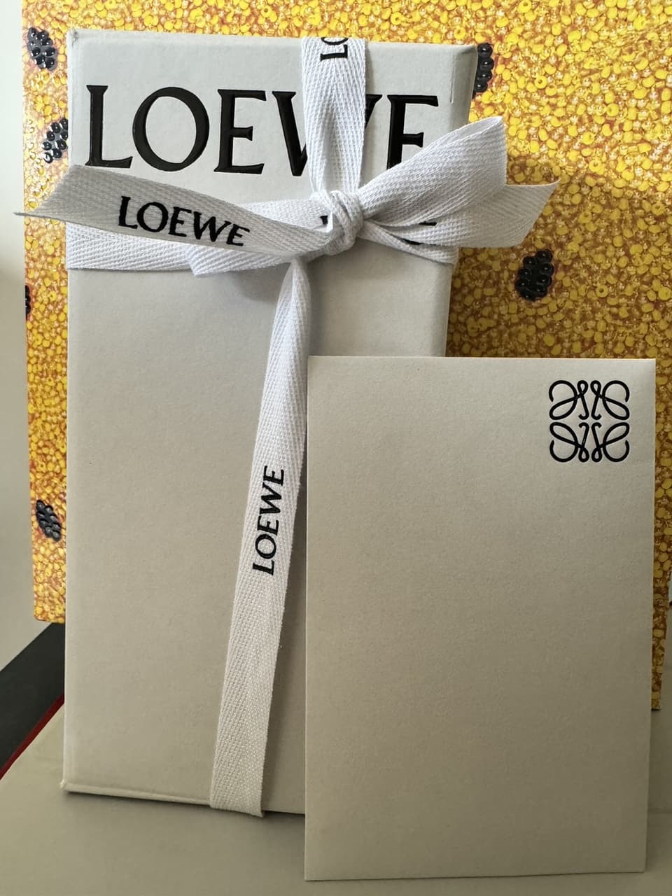 #分享 帶上LOEWE Small Convertible 後背包去LOEWE Paula's Ibiza夜市🍀🌳🍊 - 精品板 | Dcard