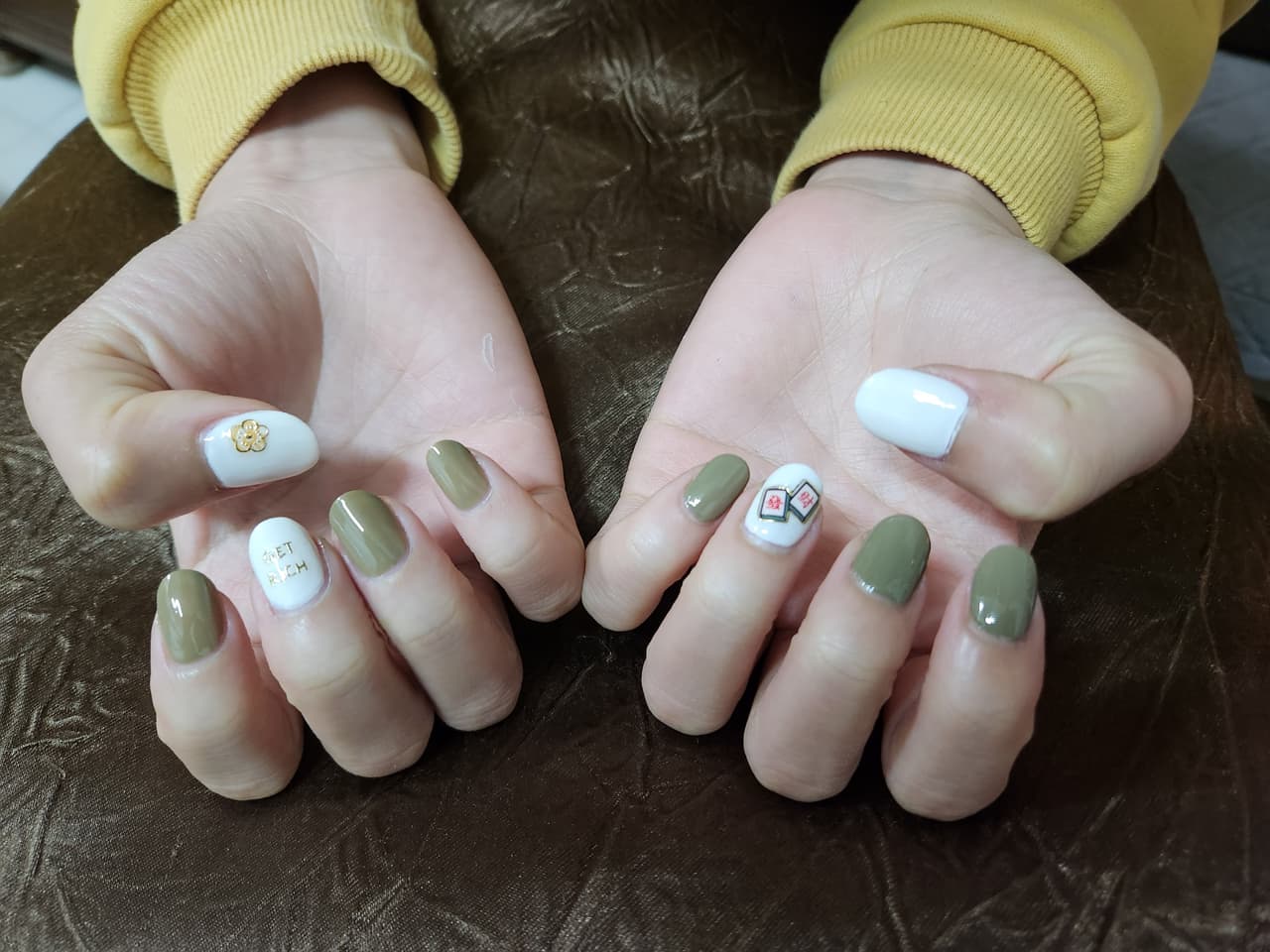 #分享 solone 指甲油 P09、P10 - 美甲板 | Dcard