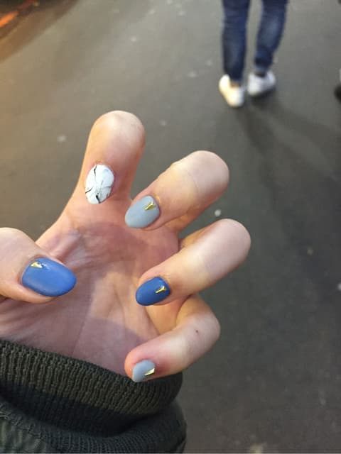 #問題 #經驗分享 施作時指甲熱熱燙燙的 - B35 留言 | Dcard