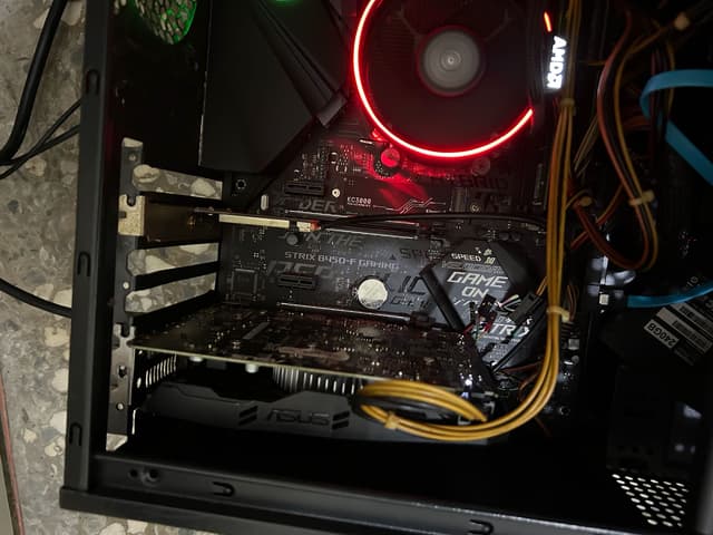 ASUS ROG B450-f gaming 藍芽可用但讀不到AX200本身 - 3C板 | Dcard