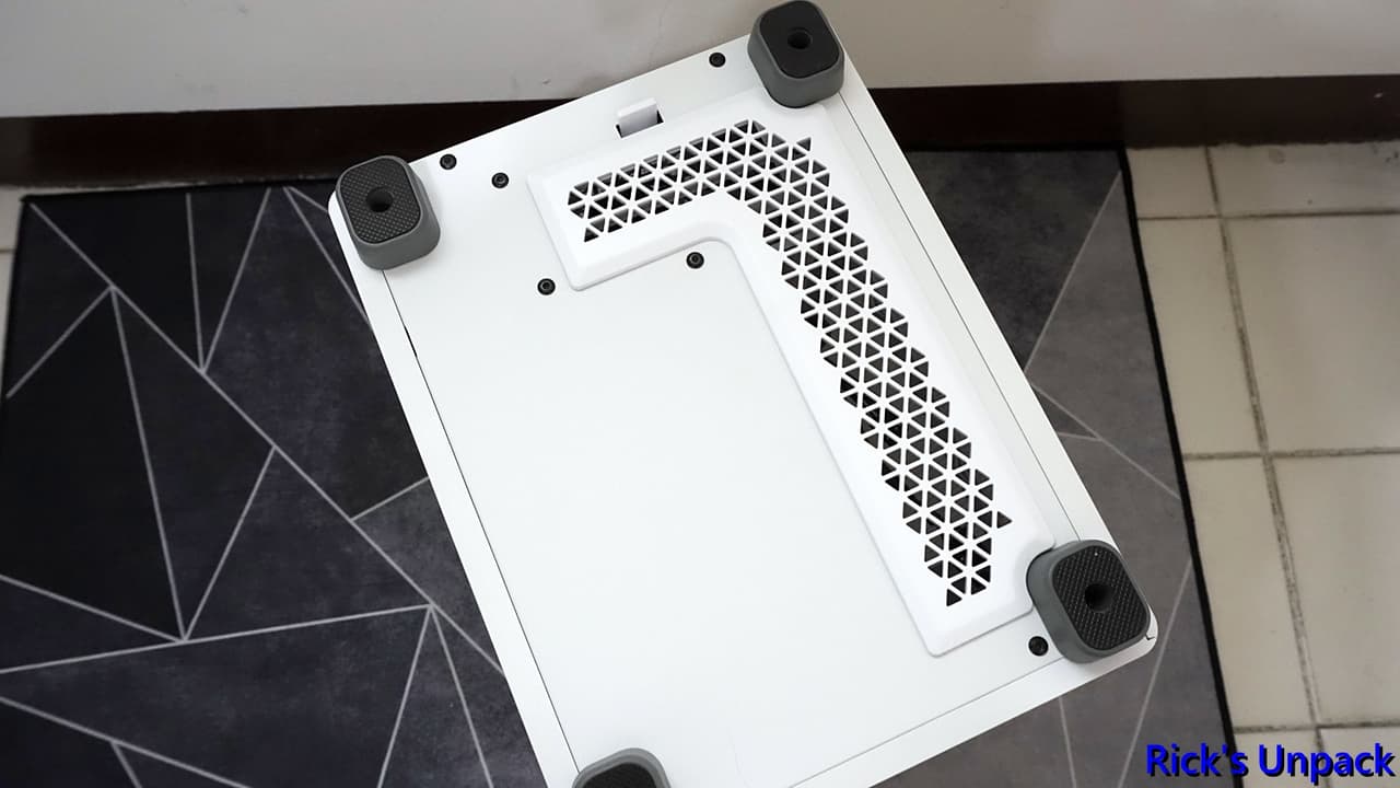 【開箱】朦朧美、散熱佳直立小機殼 | CORSAIR 2000D RGB AIRFLOW + CORSAIR SF850L開箱 - 3C板 | Dcard