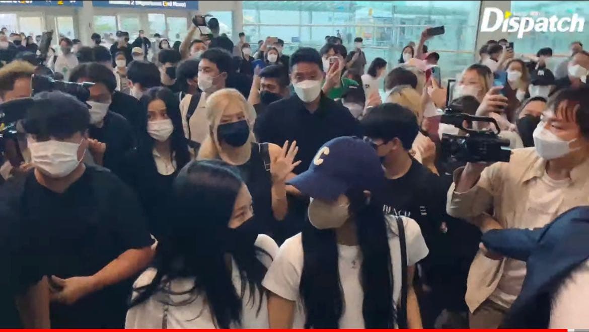 #情報 原Twitter Po主第二次爆料Jennie V新照片 - B556 留言 | Dcard