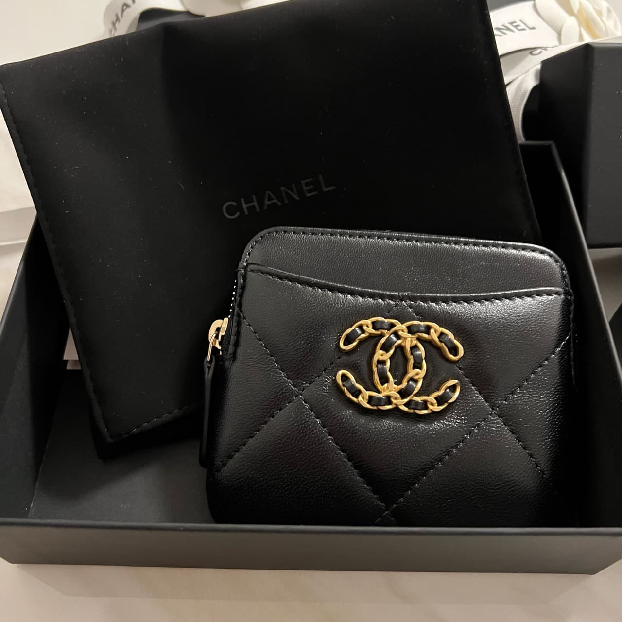 #開箱 Chanel Coco Crush對戒開箱+19吐司零錢包/垂墜耳環 - 精品板 | Dcard