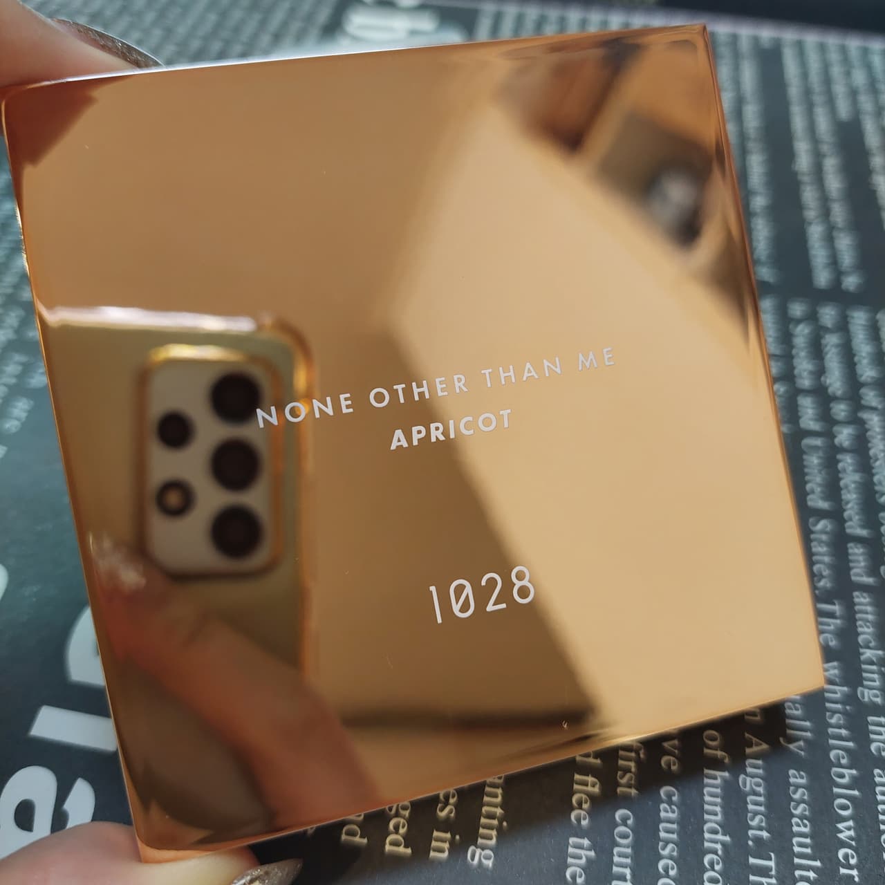 1028 飛我莫屬限量眼彩盤 甜杏桃 - valerie02132 (@valerie02132) | Dcard