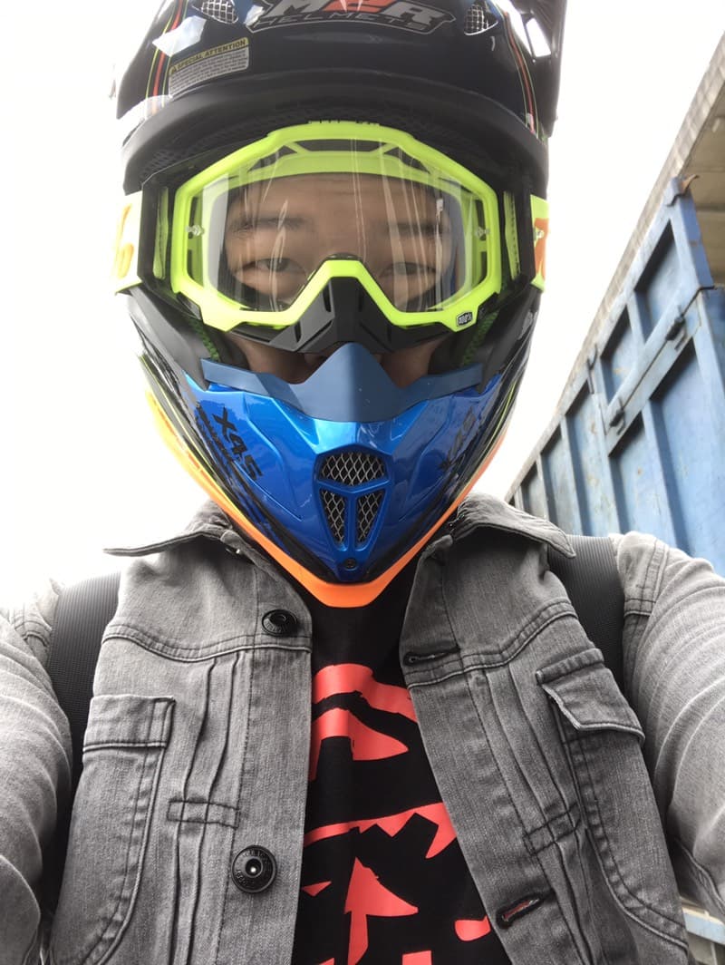 M2R X4.5 越野帽小心得 - 機車板 | Dcard