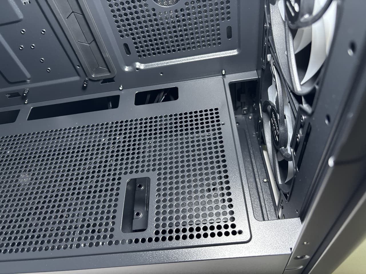 【開箱】「平價機殼首選，值得”木”名而來」MONTECH 君主科技 XR Wood - 3C板 | Dcard