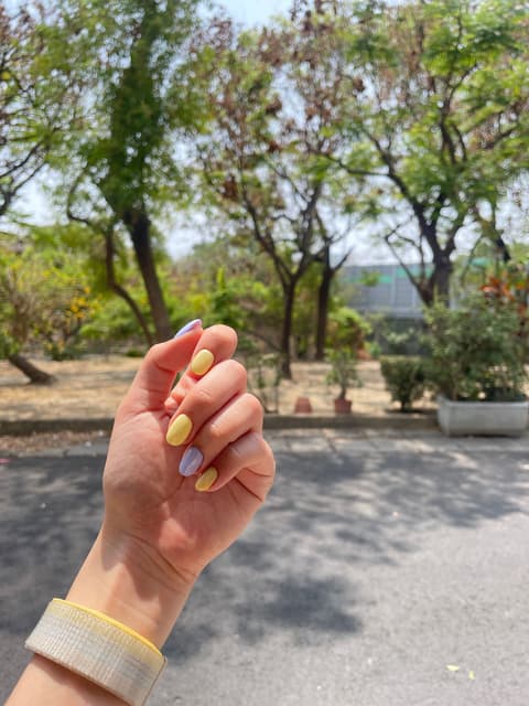 分享 春日單色美甲🌼 美甲板 Dcard