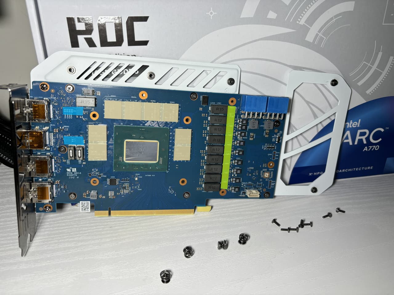 「月白風清，大鵬展翅」SPARKLE 撼與 Intel Arc A770 ROC Luna Edition #開箱 - 3C板 | Dcard