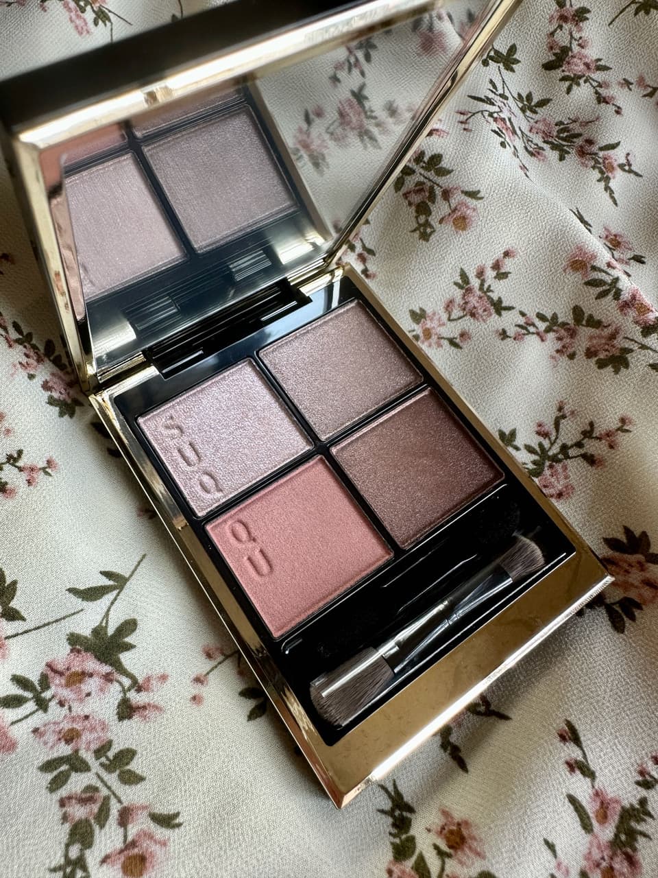 #分享 SUQQU 眼影 01瑞花 使用心得 - 美妝板 | Dcard