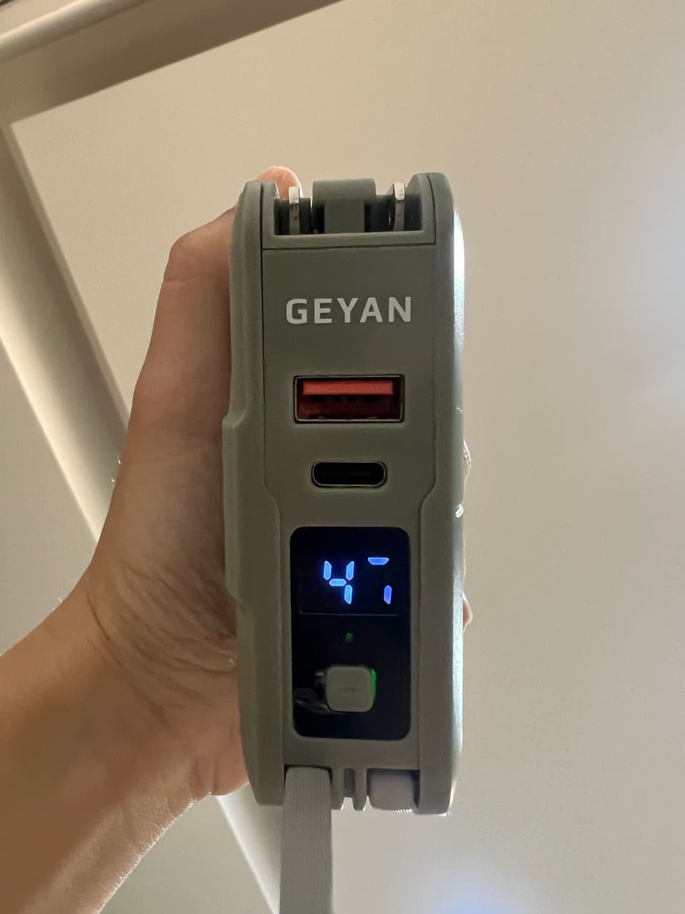 Geyan 行動電源 - 3C板 | Dcard