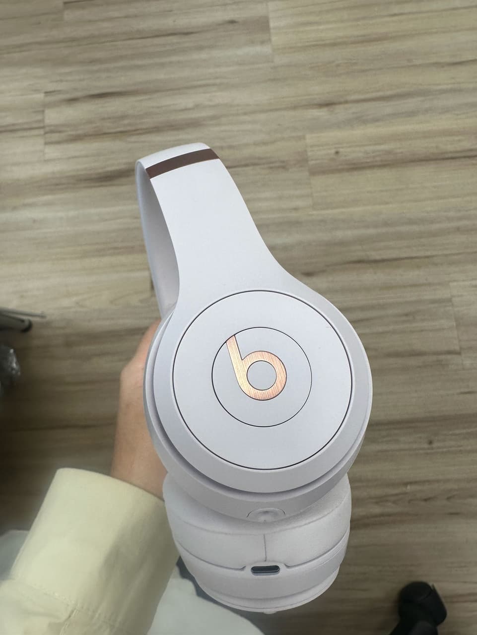 #我要賣 Beats solo 4 耳罩式耳機 粉色 近全新 - 二手交易板 | Dcard