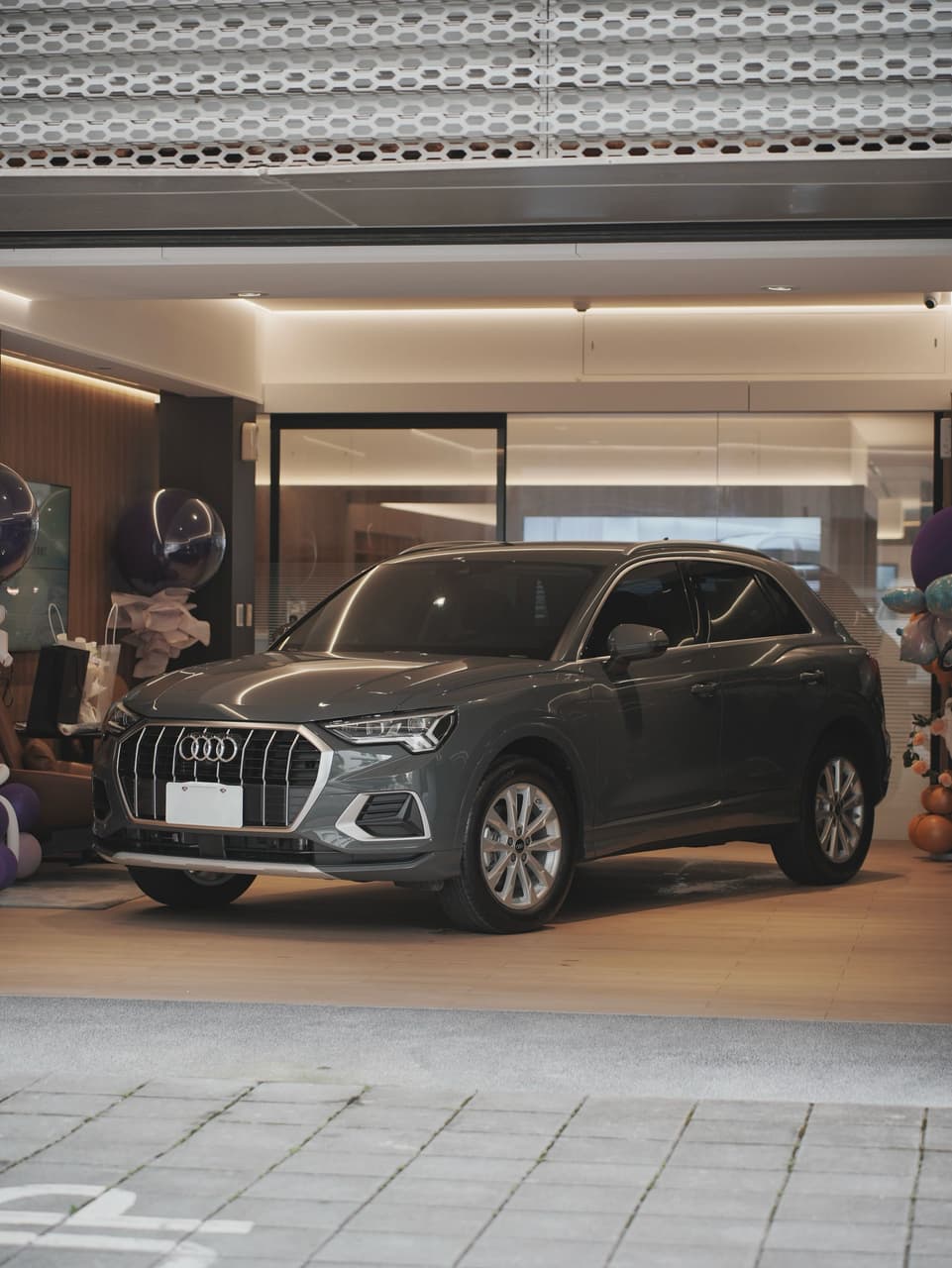 Audi Q3 35 TFSI advanced｜金屬原礦灰 Nano Grey G3｜交車照片分享 - 汽車板 | Dcard