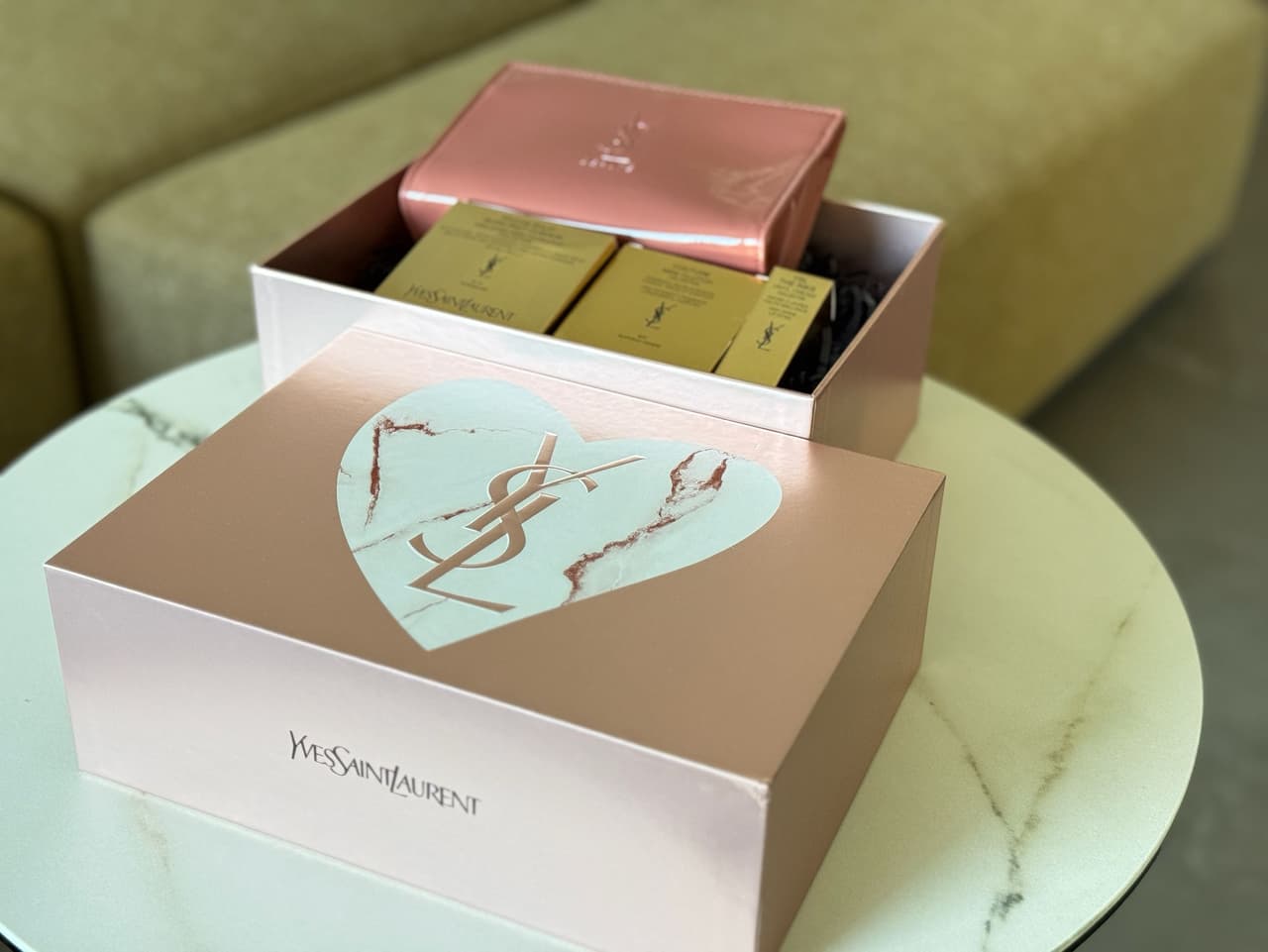 #開箱 YSL七夕情人節限定版💝💝收到的人會開心到2026吧！！ - 美妝板 | Dcard
