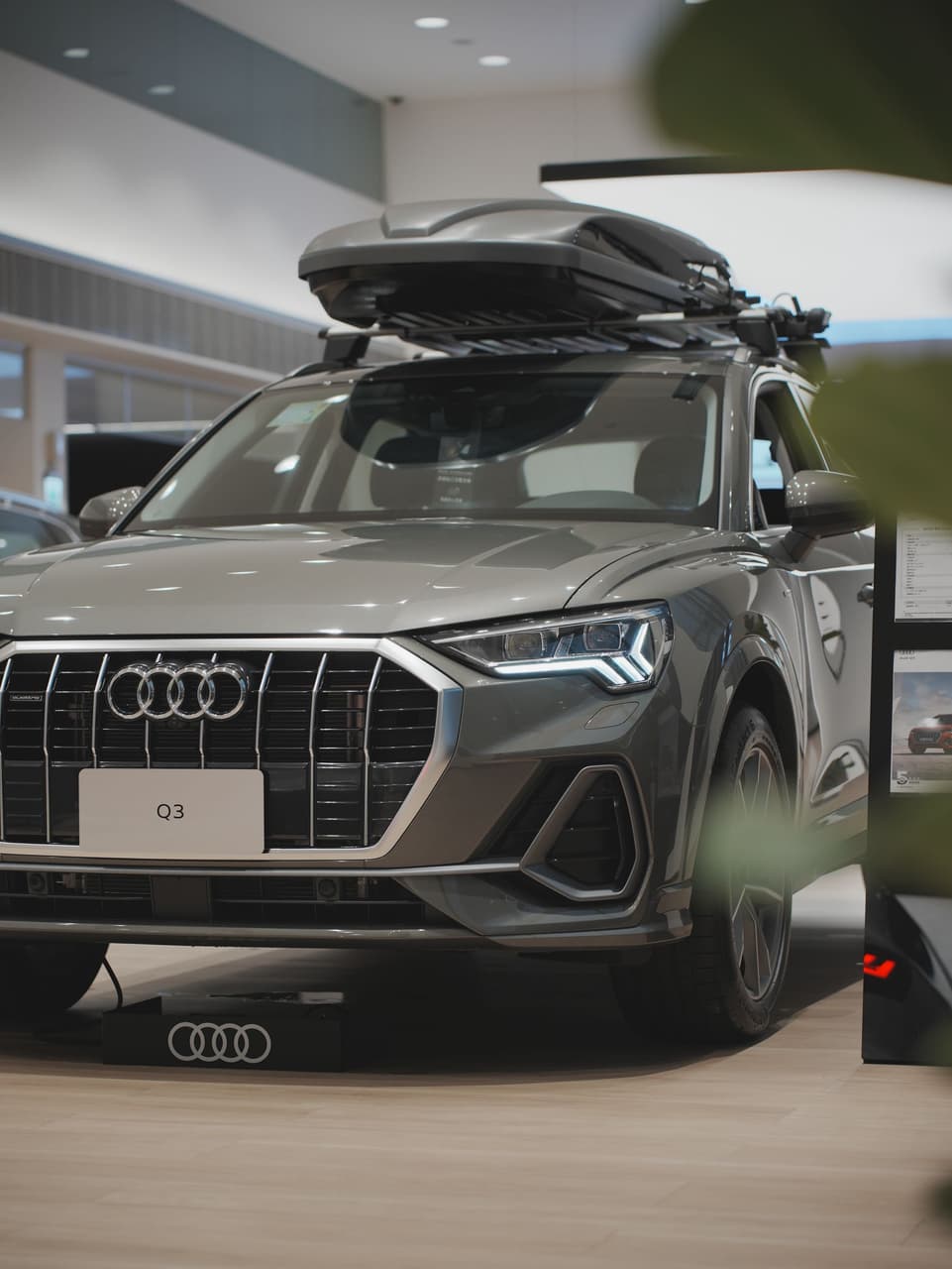 Audi Q3 40 TFSI quattro S line｜金屬克洛諾斯灰 Chronos Grey Z7｜實車照片分享 - 汽車板 | Dcard