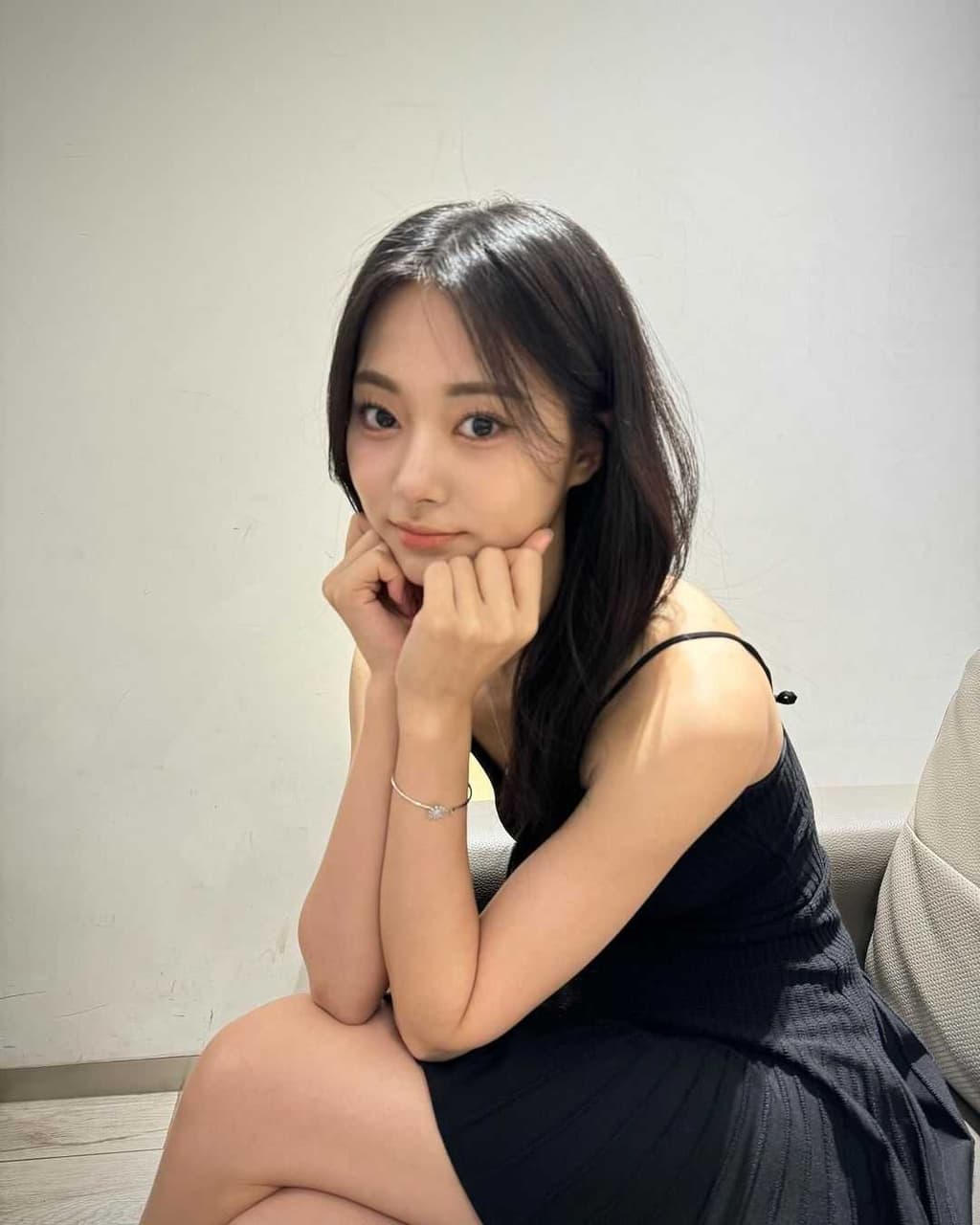 #分享 子瑜 ig黑色小禮服 - TWICE板 | Dcard