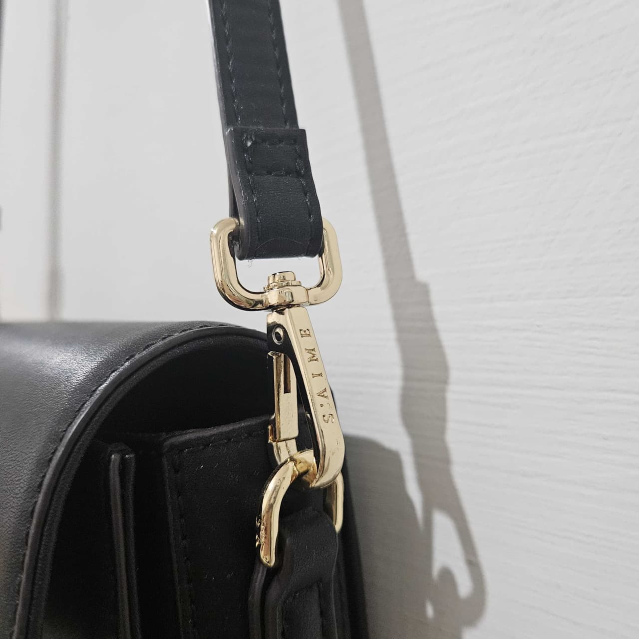 #我要賣 S'AIME COCO真皮多隔層小方包 XS 附手拿短鍊 斜背包 手拿包 包況佳 - 二手交易板 | Dcard