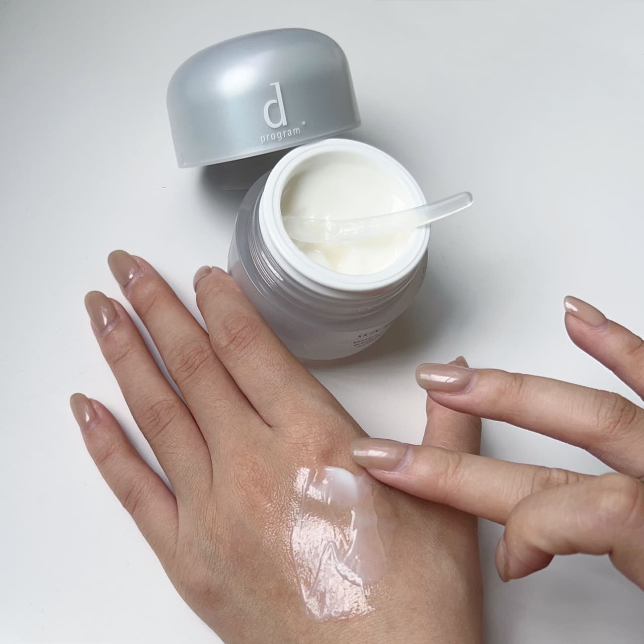 一換季就爛臉？維穩修護就靠急救小隊 ️Feat.d program敏感話題 - 吃唇膏就飽了 (@tomiwalis35107) | Dcard