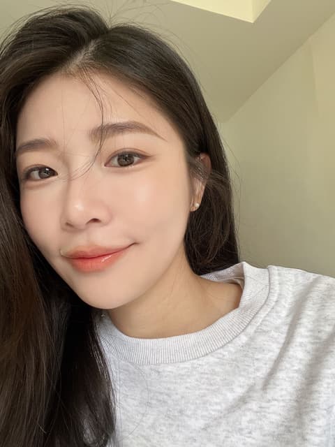 #分享 假期的鬆弛感 五樣彩妝好物 feat. DIOR粉底＆氣墊開箱 - 美妝板 | Dcard