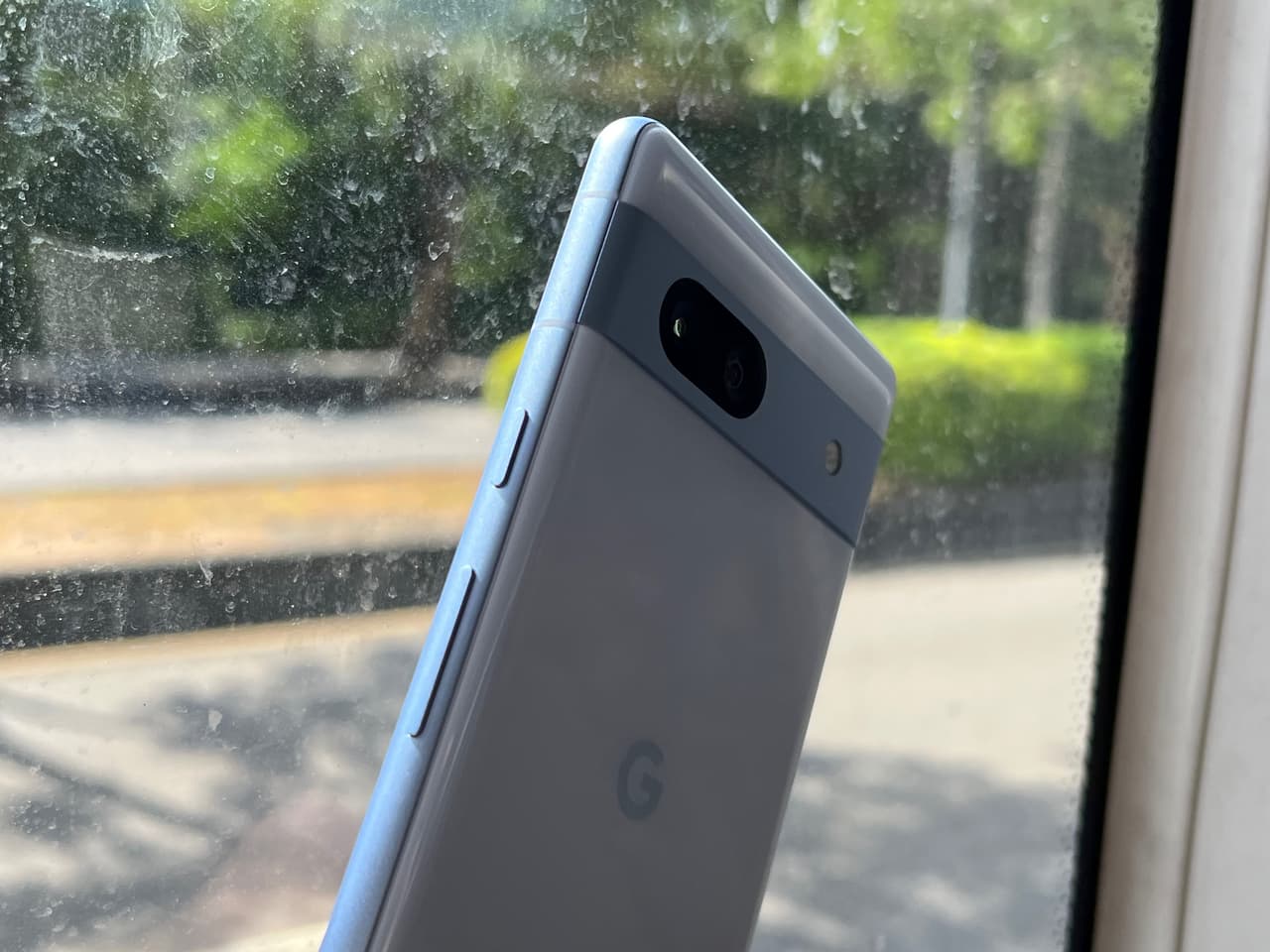 CP值超高的輕旗艦手機！Google Pixel 7a來啦！ - 血蘭花 (@bloodyflower) | Dcard