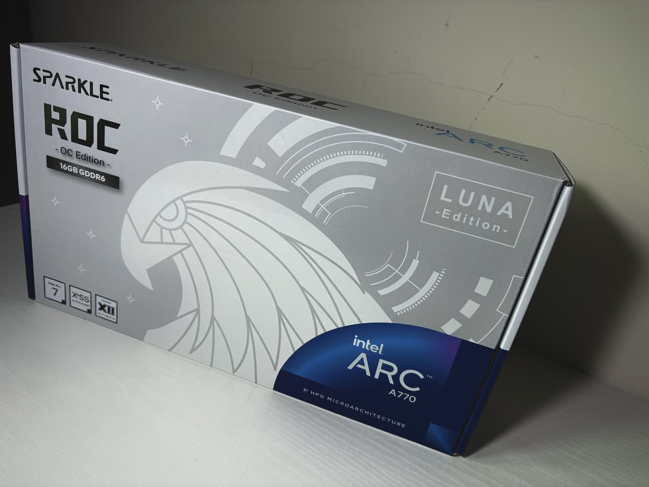 「月白風清，大鵬展翅」SPARKLE 撼與 Intel Arc A770 ROC Luna Edition #開箱 - 3C板 | Dcard