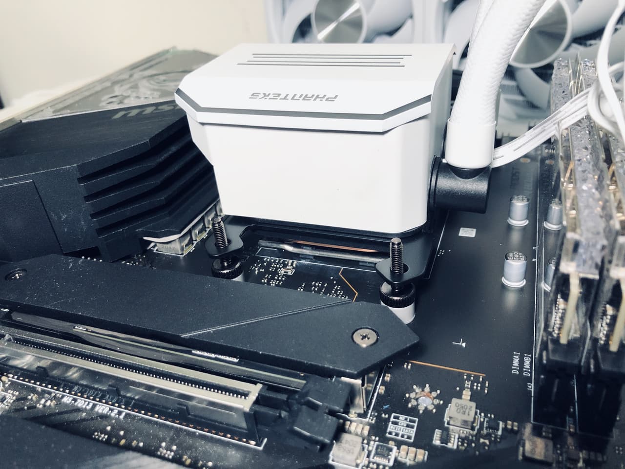 「冰川精靈」追風者 PHANTEKS GLACIER ONE D30 AIO 一體式水冷 新品#開箱 - 3C板 | Dcard