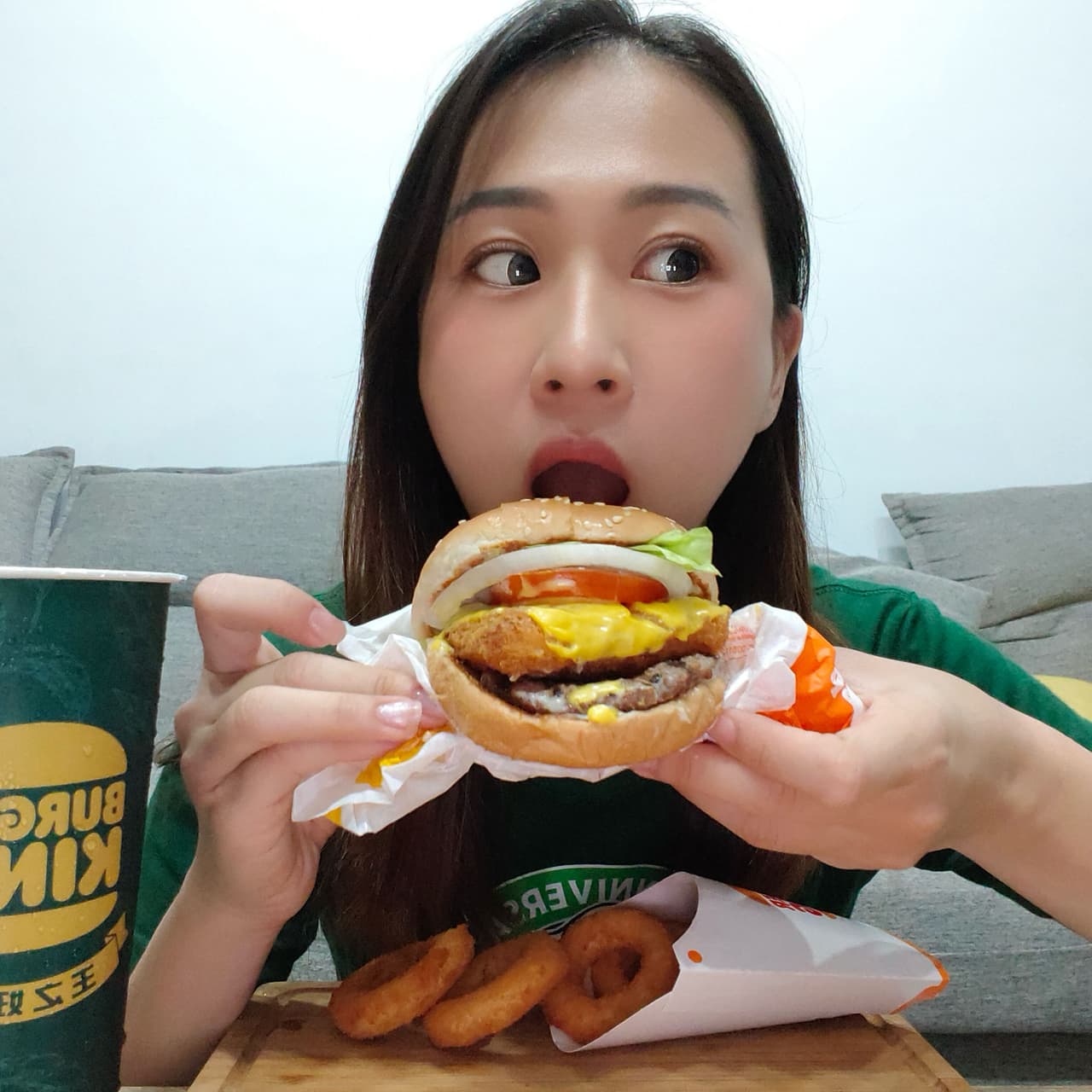 漢堡王北海道鮭魚堡 酥脆多汁完美結合鮭魚控必衝!! - 哈囉我是葉太太 (@couple__ya) | Dcard