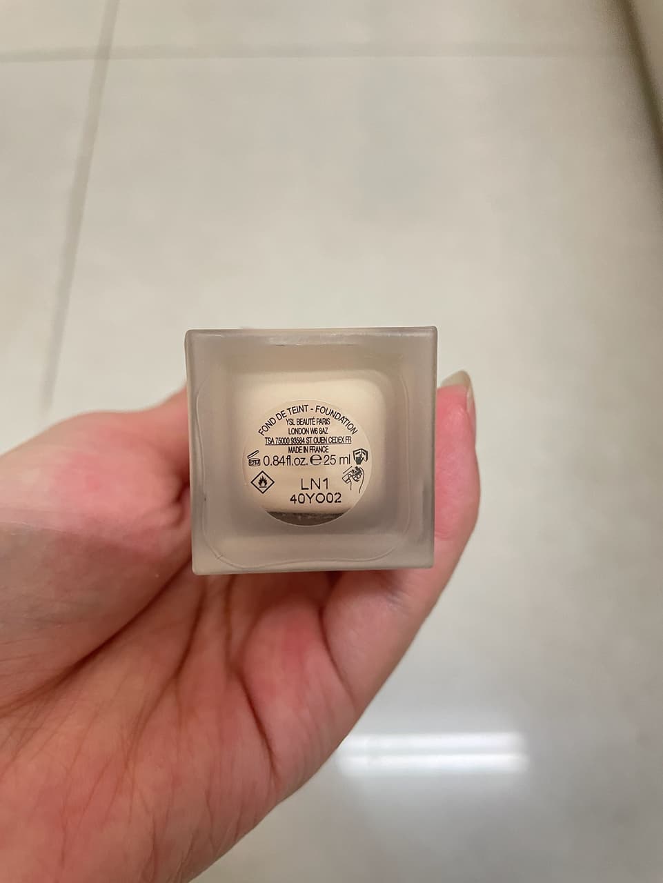 #我要賣 #我要賣 YSL恆久完美無瑕持妝粉底LN1 - 二手交易板 | Dcard