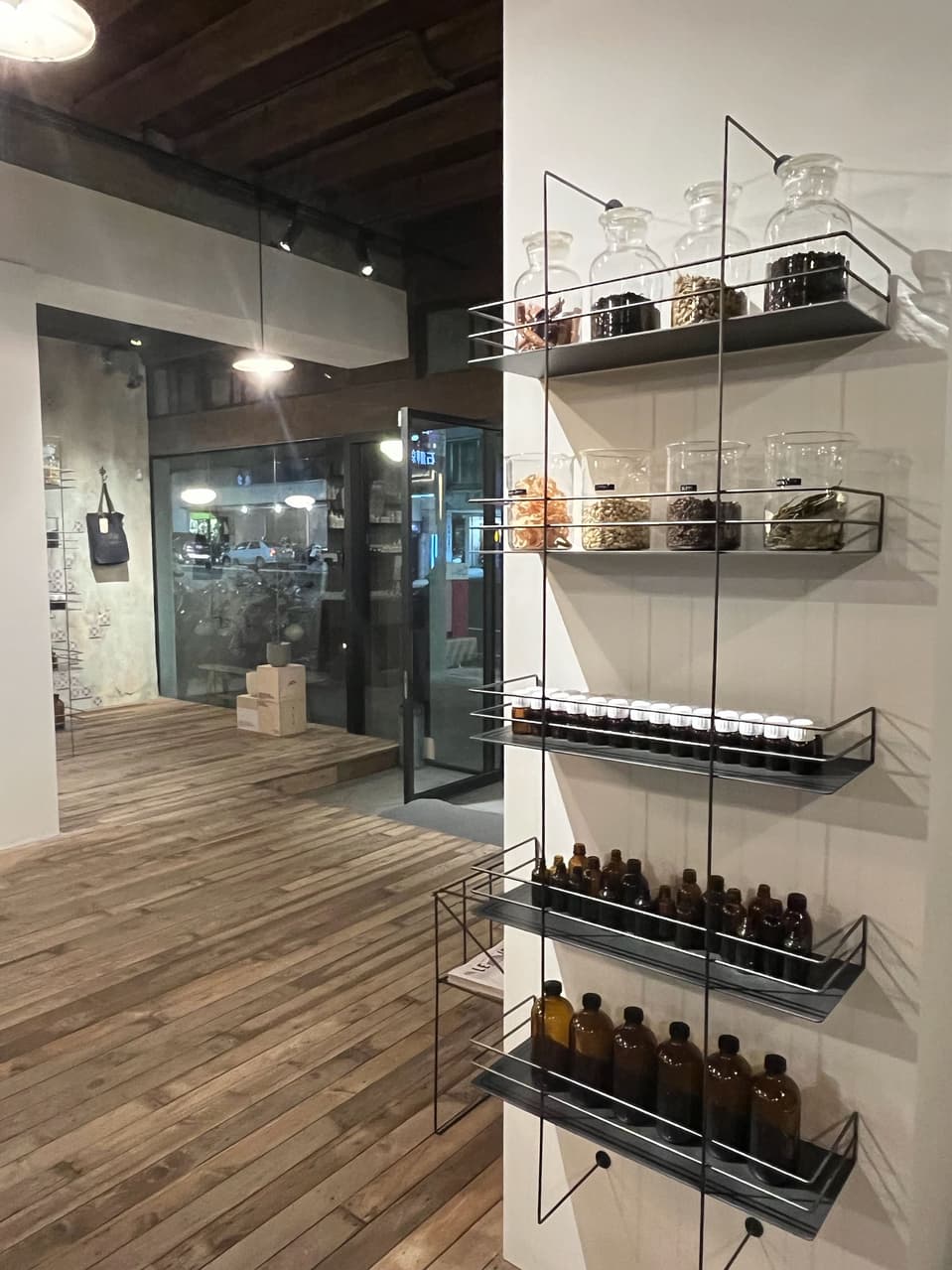 #分享 le labo台南店踩點/精選四款千元以下必買小物 - 雨水一盒 (@isabel1025) | Dcard