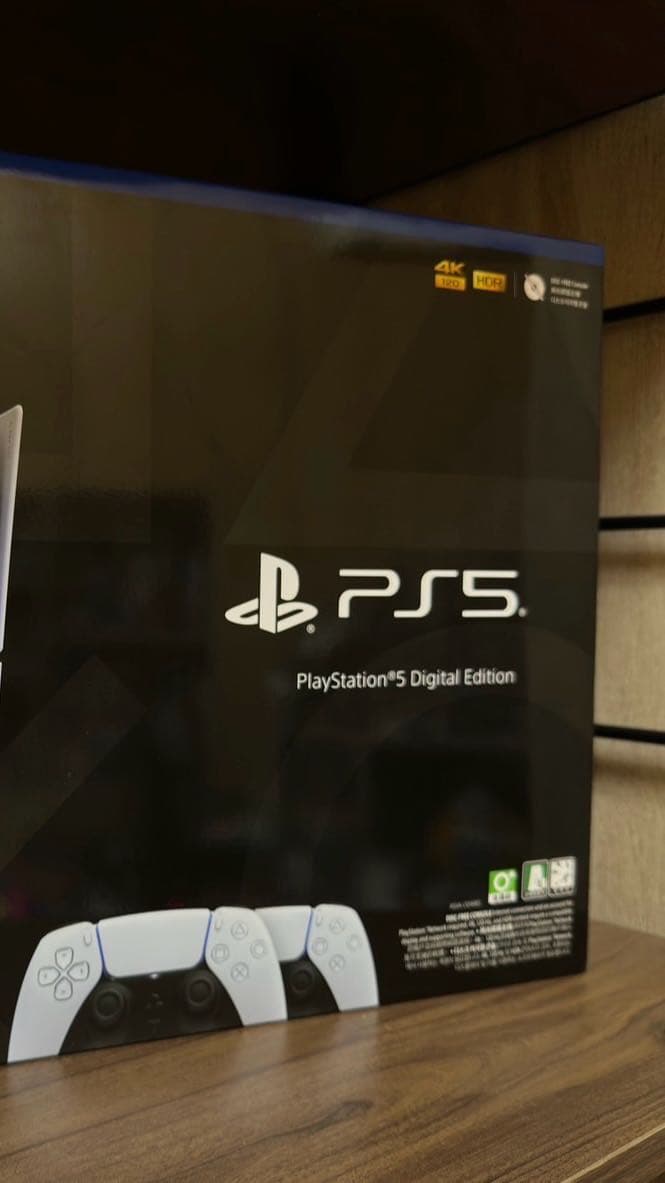 #我要賣 全新 PS5 Slim 數位版 雙控同捆組套裝 CFI-2018系列 - 二手交易板 | Dcard