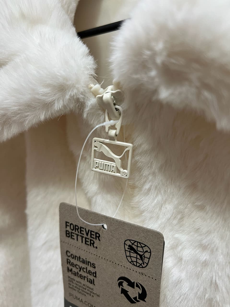 #我要賣 #全新 Puma超好摸毛茸茸外套 - 二手交易板 | Dcard
