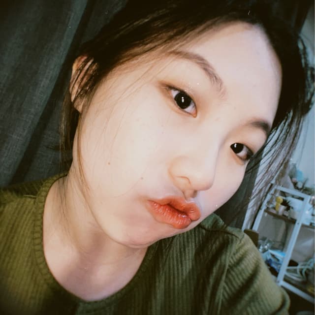 #分享 用DAZZ相機免費拍出復古質感自拍照🤳🐻 - 誒瑪 (@emma2209) | Dcard