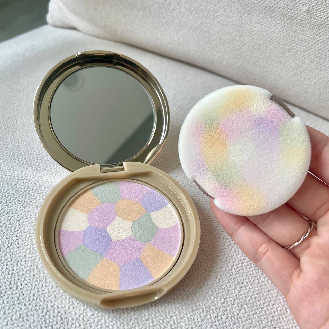 #試色 E大餅平替？日本超夯Canmake棉花糖五色粉餅開箱 #電力滿格密技 - 美妝板 | Dcard