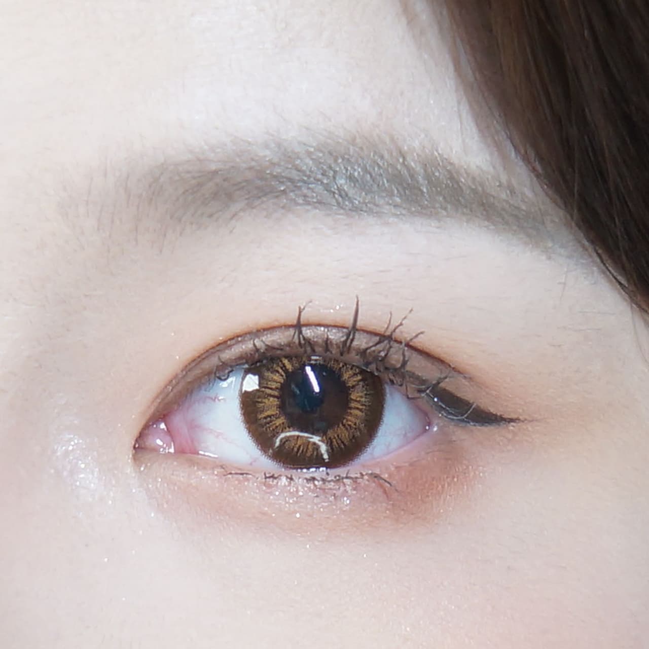 跟著許光漢來場浪漫約會！挑選你的心動隱眼吧 - Van (@van.vanmake) | Dcard